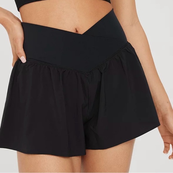 aerie | Shorts | Offline By Aerie Real Me Crossover Flowy Skorts Black ...
